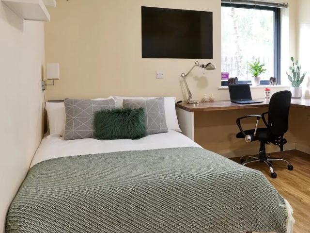 Room at South Lambeth Road, Greater London