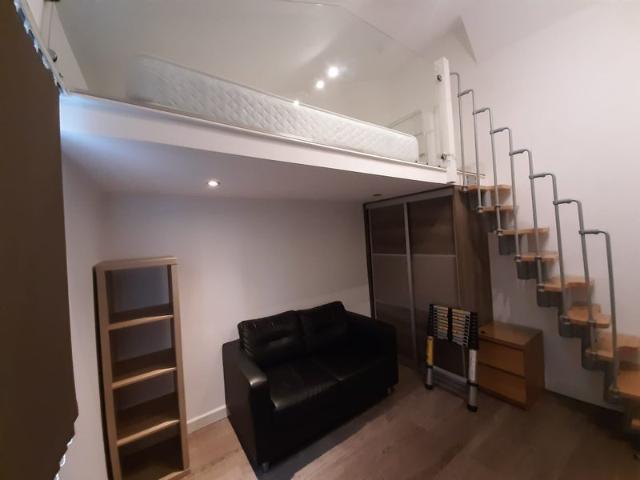 Room at South Lambeth Road, Greater London