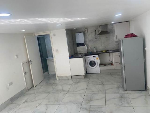 Room at South Park Road, Greater London