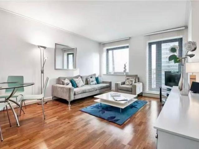 Room at South Quay Square, Greater London