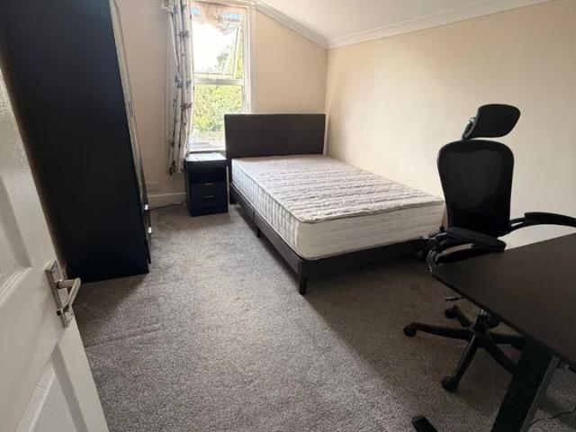 Room at South Road, Greater London