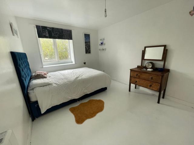 Room at South Road, Poole