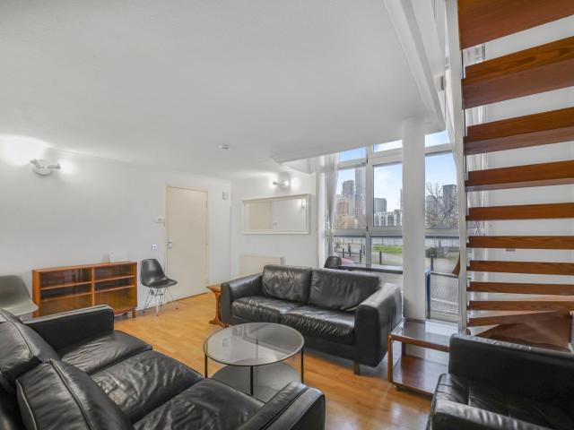 Room at South Sea Street, Greater London