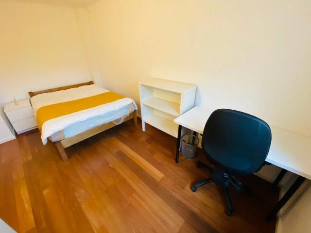 Room at South Sea Street, Greater London