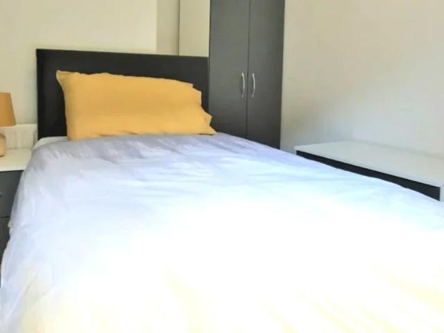 Room at South View, Winchester