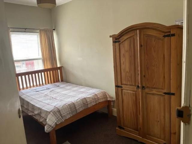 Room at Southampton Road, Far Cotton