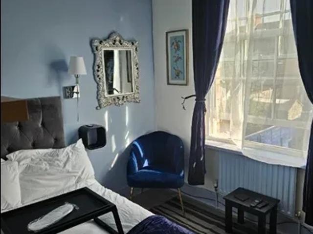 Room at Southampton Road, Northampton