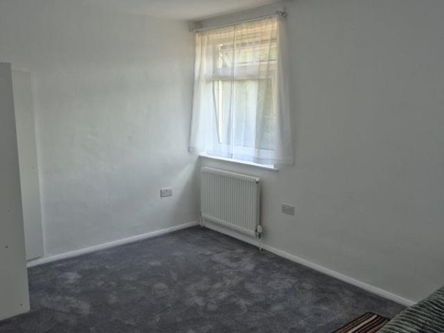 Room at Southend Lane, Greater London