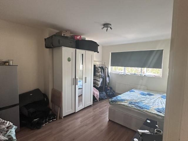 Room at Southend Lane, Greater London