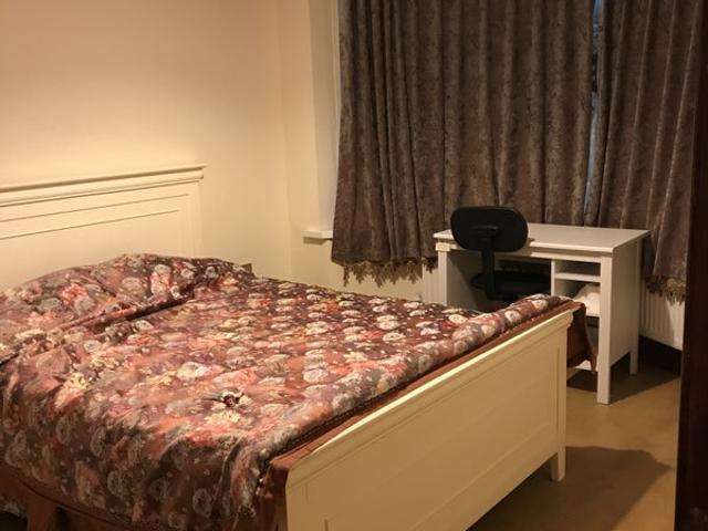 Room at Southern Road, Greater London