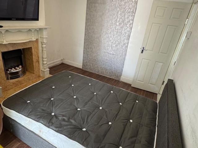 Room at Southfield Road, Waltham Cross