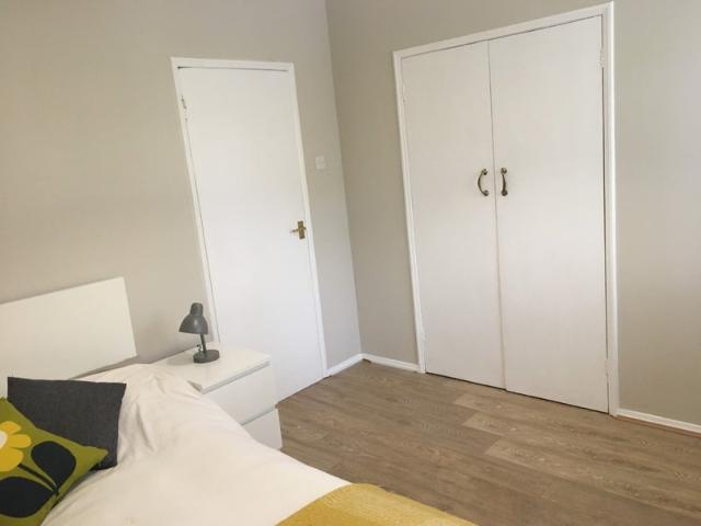 Room at Southfield Road, Greater London