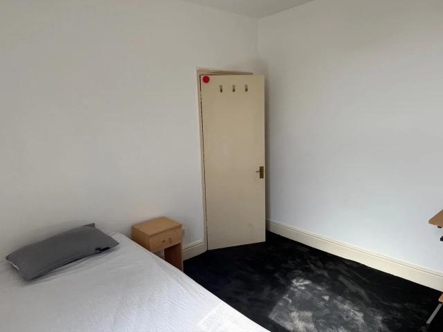 Room at Southover Street, Brighton