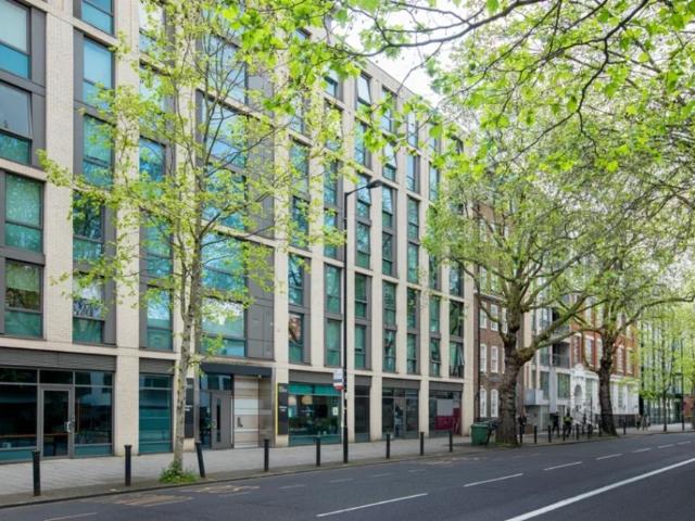Room at Southwark Bridge Road, Greater London