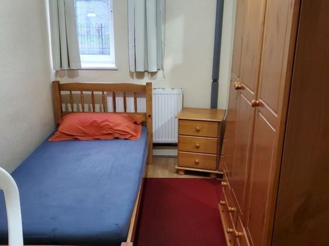 Room at Southwark Park Road, Greater London
