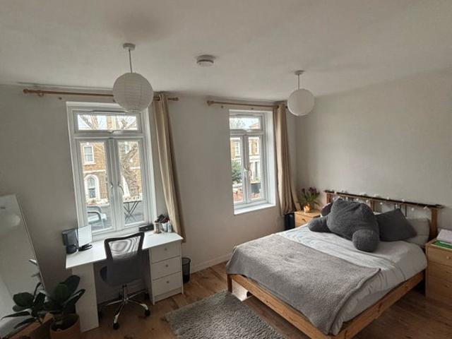 Room at Southwark Park Road, Greater London