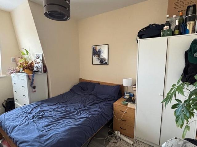 Room at Southwark Park Road, Greater London