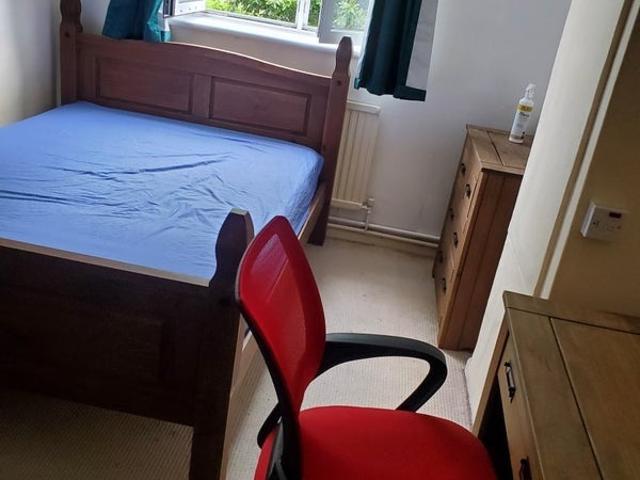 Room at Southwark Park Road, Greater London