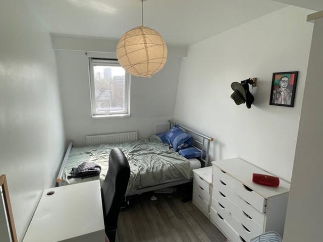 Room at Southwark Park Road, Greater London