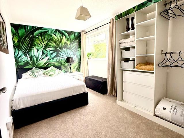 Room at Spa Road, Witham