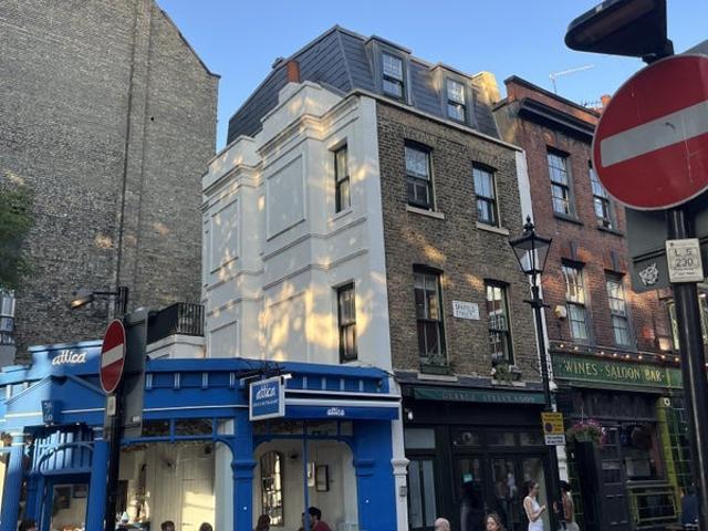 Room at Spafield Street, Greater London