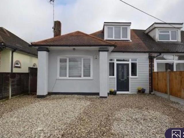 Room at Spencer Gardens, Rochford
