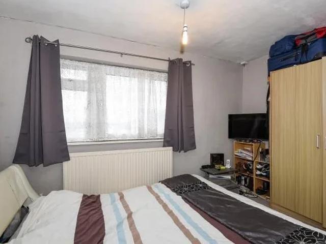 Room at Spelthorne Grove, Borough of Spelthorne