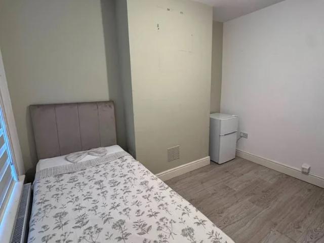 Room at Sperling Road, Greater London