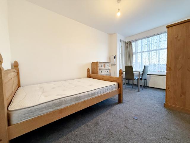 Room at Spring Grove Road, London