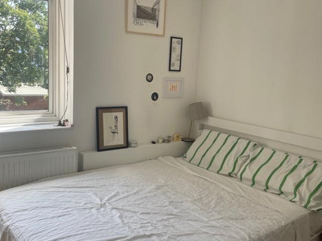 Room at Spring Hill, Greater London