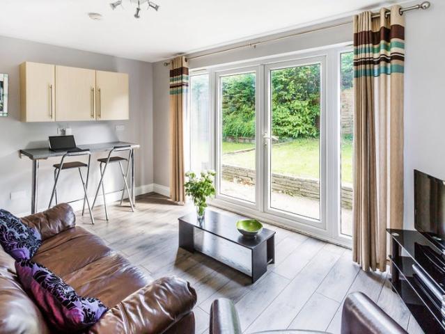 Room at Spring Plat, Crawley