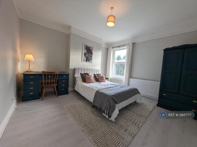Room at Springbank Road, Greater London