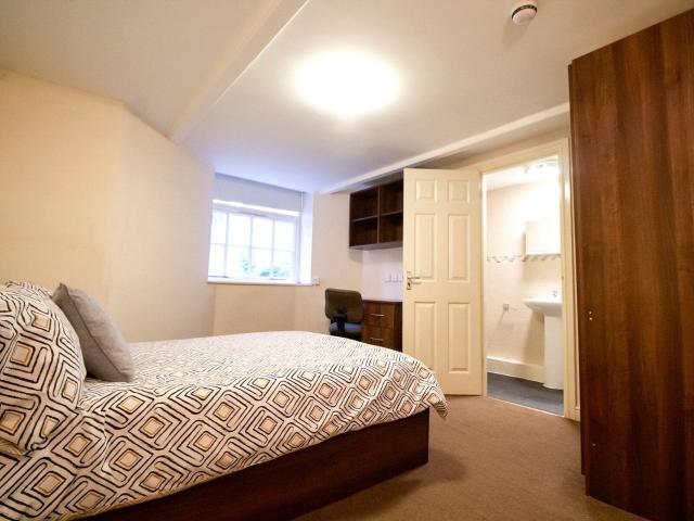 Room at Springfield Mount, Leeds