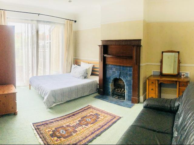 Room at Springfield Avenue, Greater London