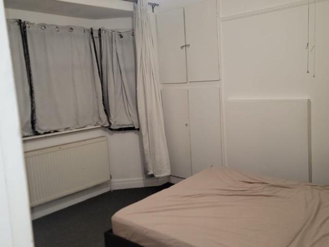 Room at Springfield Drive, Greater London
