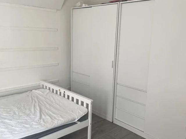 Room at Springfield Road, Greater London