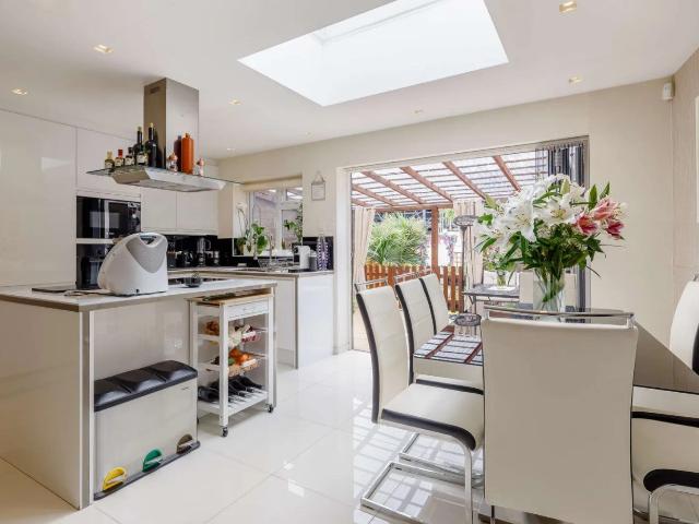 Room at Springvale Avenue, Greater London