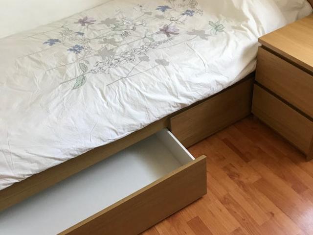 Room at Spruce Hill, Harlow
