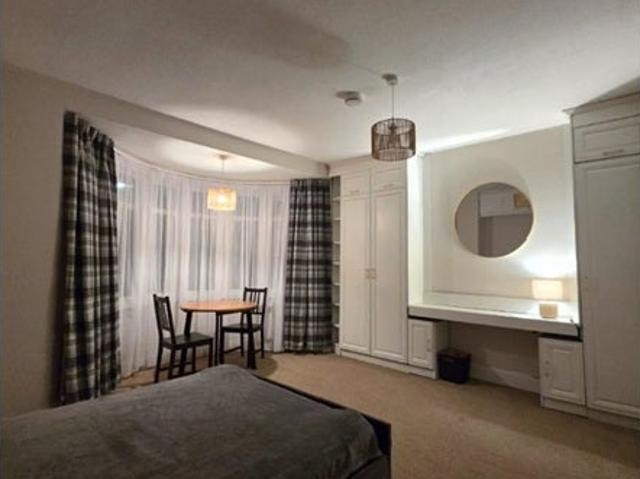 Room at Squirrels Heath Road, Greater London