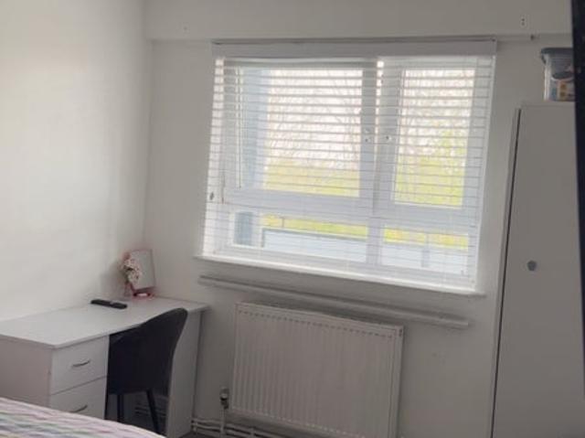 Room at Tudor Road, Greater London