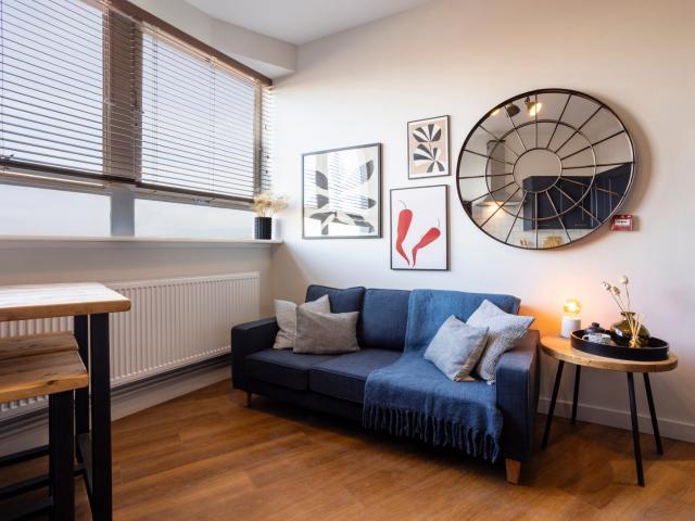 Room at Tudor Road, Greater London