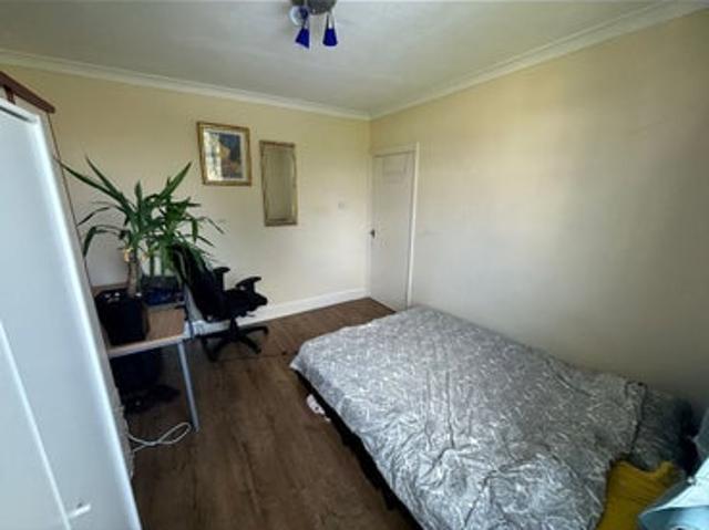 Room at Tudor Road, Greater London