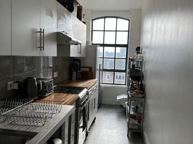 Room at Tudor Road, Greater London