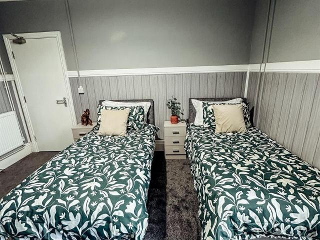 Room at Tunnard Street, Boston