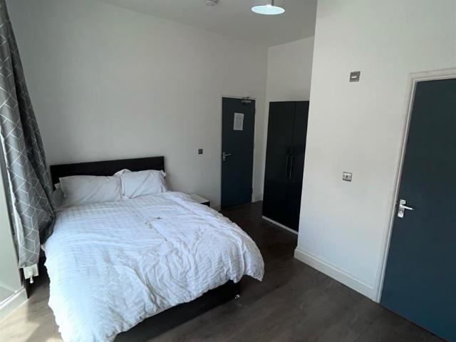 Room at Tunnard Street, Boston