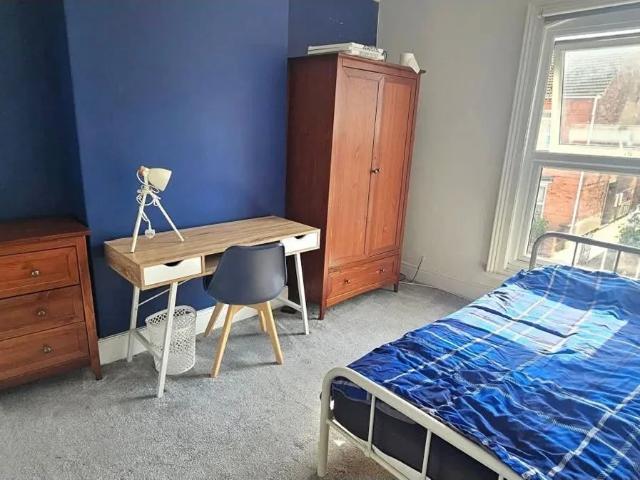 Room at Tunnard Street, Boston