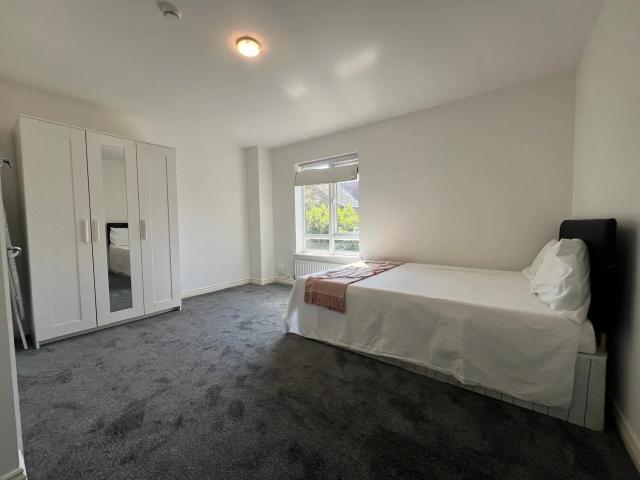 Room at Tunnel Cottages, Thurrock