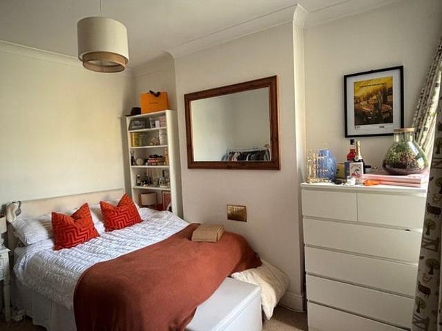 Room at Tunley Road, Greater London