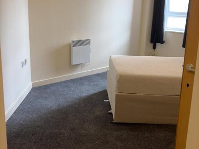 Room at Tuns Lane, Slough