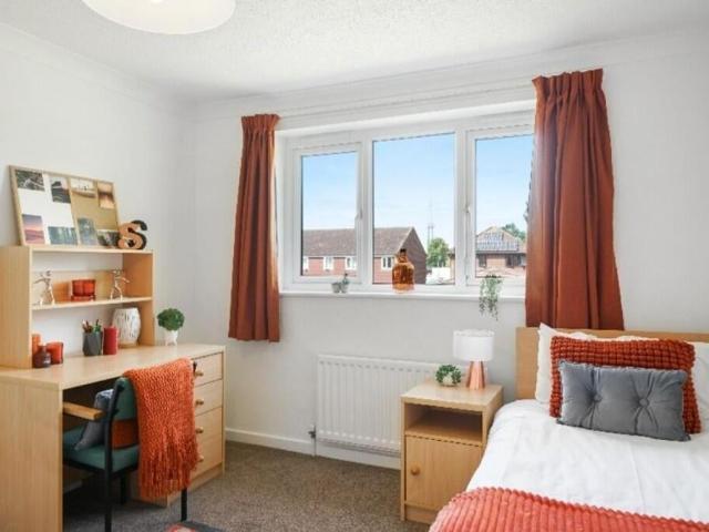 Room at Turner Road, Colchester